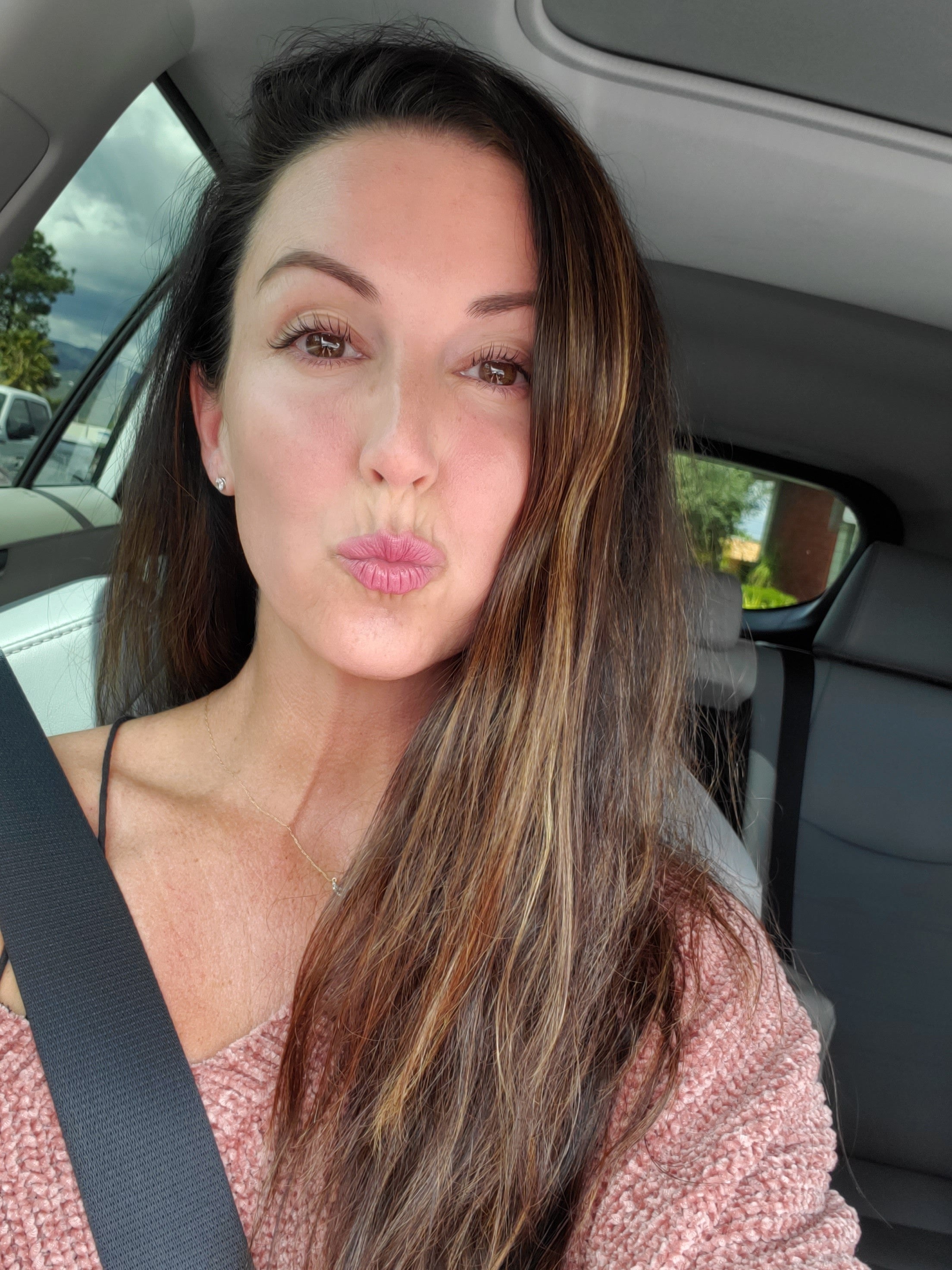 10 FUN Facts about the Owner – Valencia Lash Academy